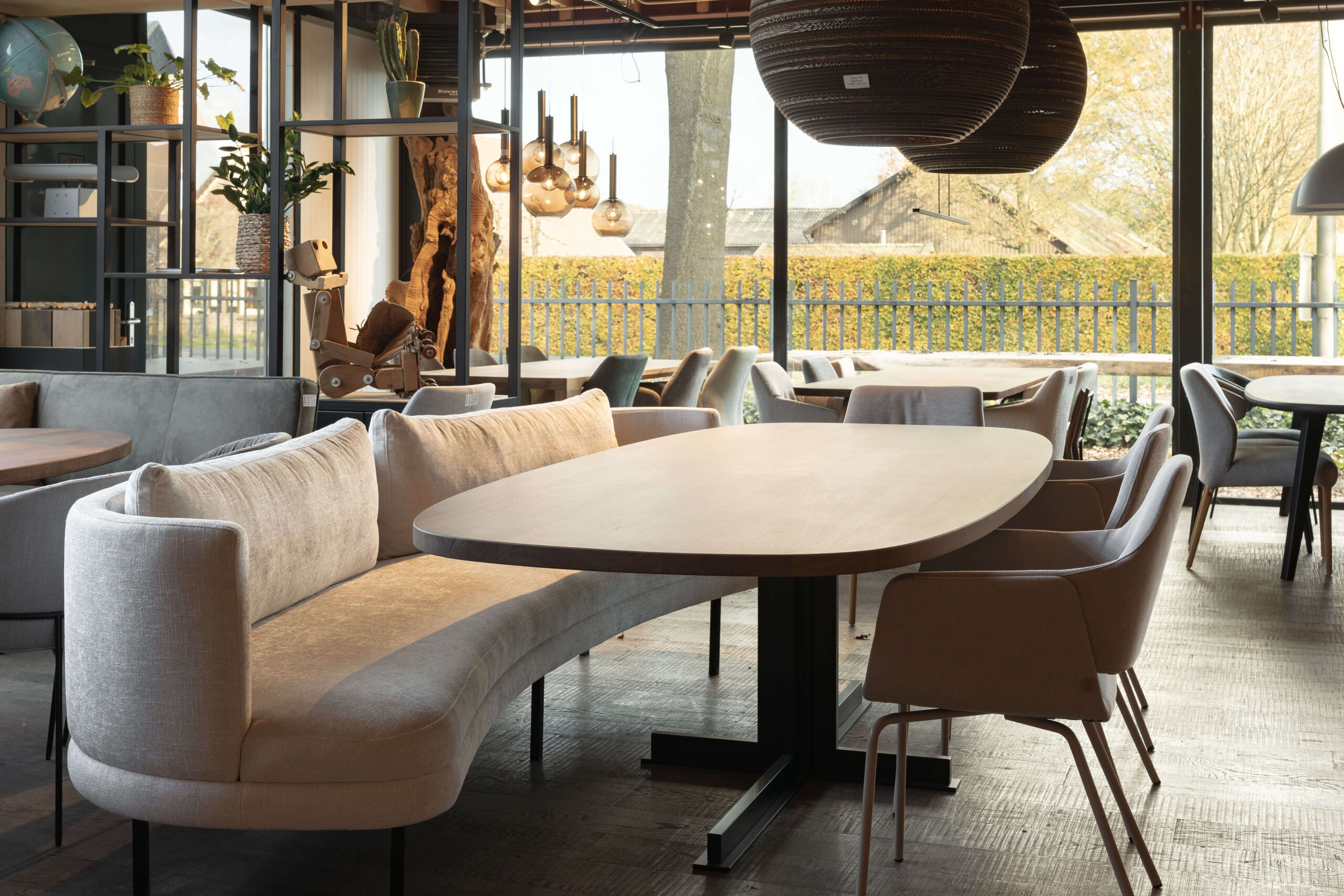 Deens Ovale Eetkamerbank - Perfecte Match met Jouw Eettafel - Zwaartafelen